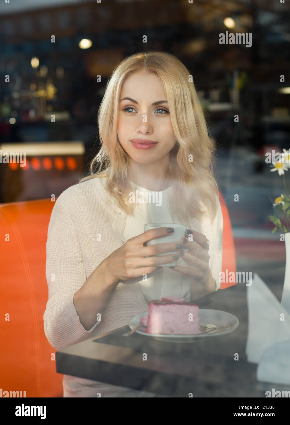 Cafe tea coffee hi-res stock photography and images - Alamy