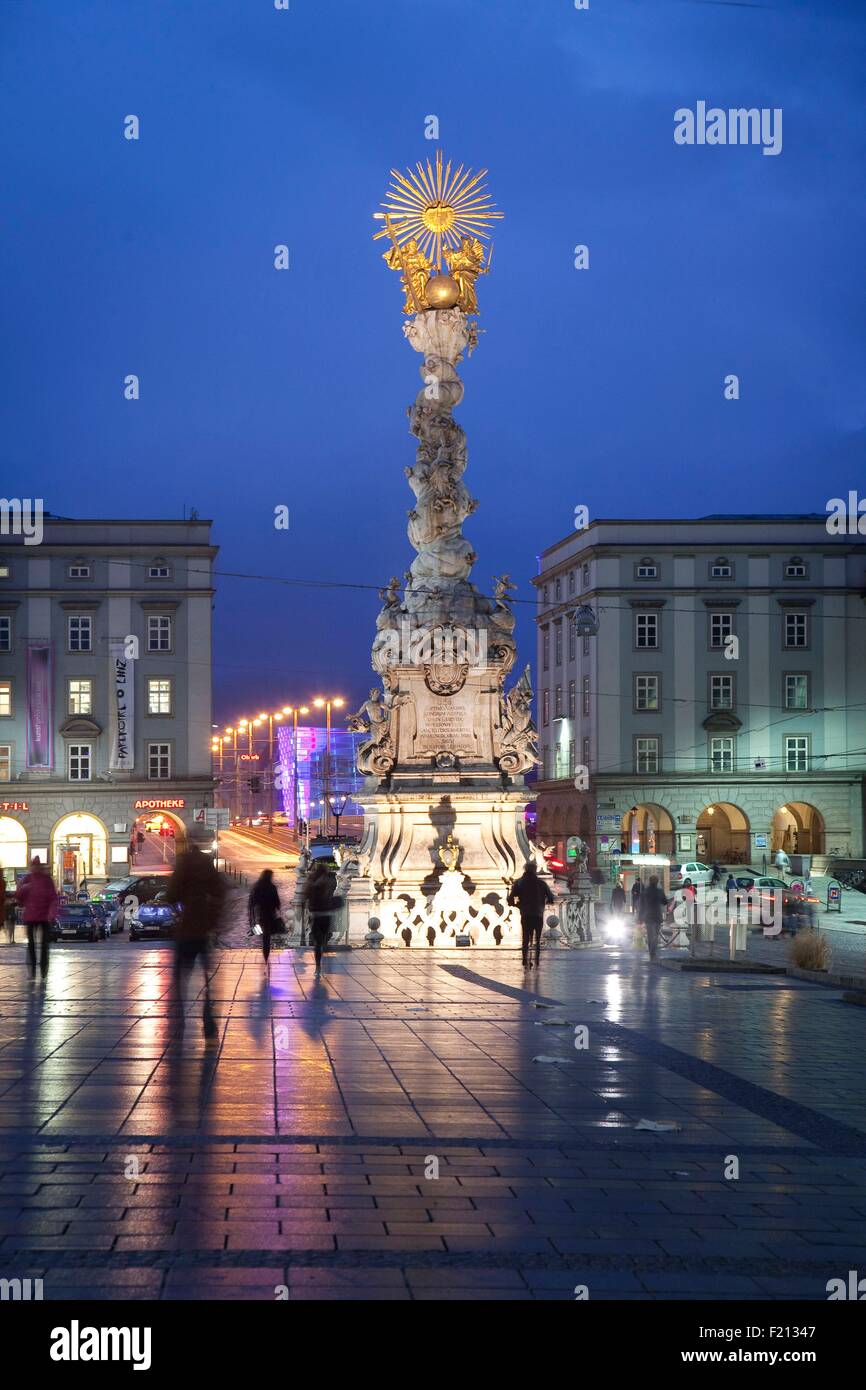 Trinity column on square hi-res stock photography and images - Alamy