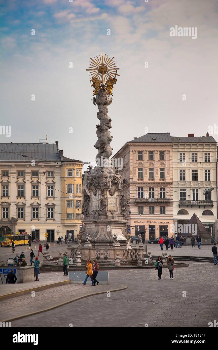 Austria, Upper Austria, Linz, Hauptplatz square, Trinity on top of the ...