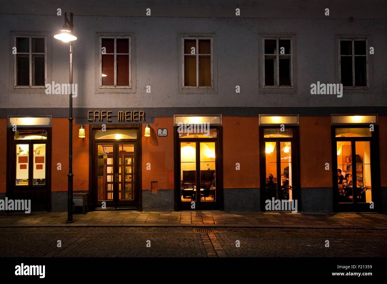 Linz cafe hi-res stock photography and images - Alamy
