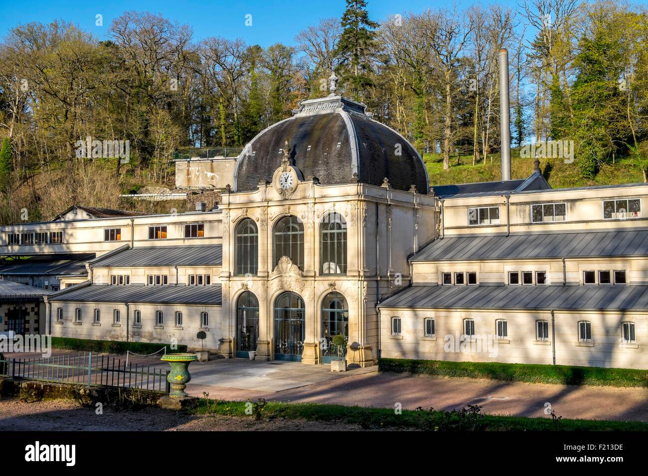 Saint honore facade hi-res stock photography and images - Alamy
