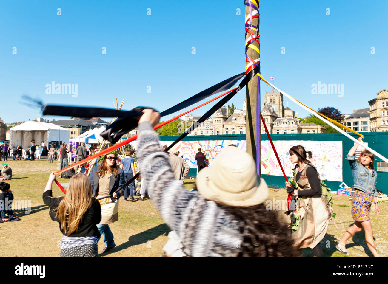 Uk May Day Dance Pole High Resolution Stock Photography and Images - Alamy