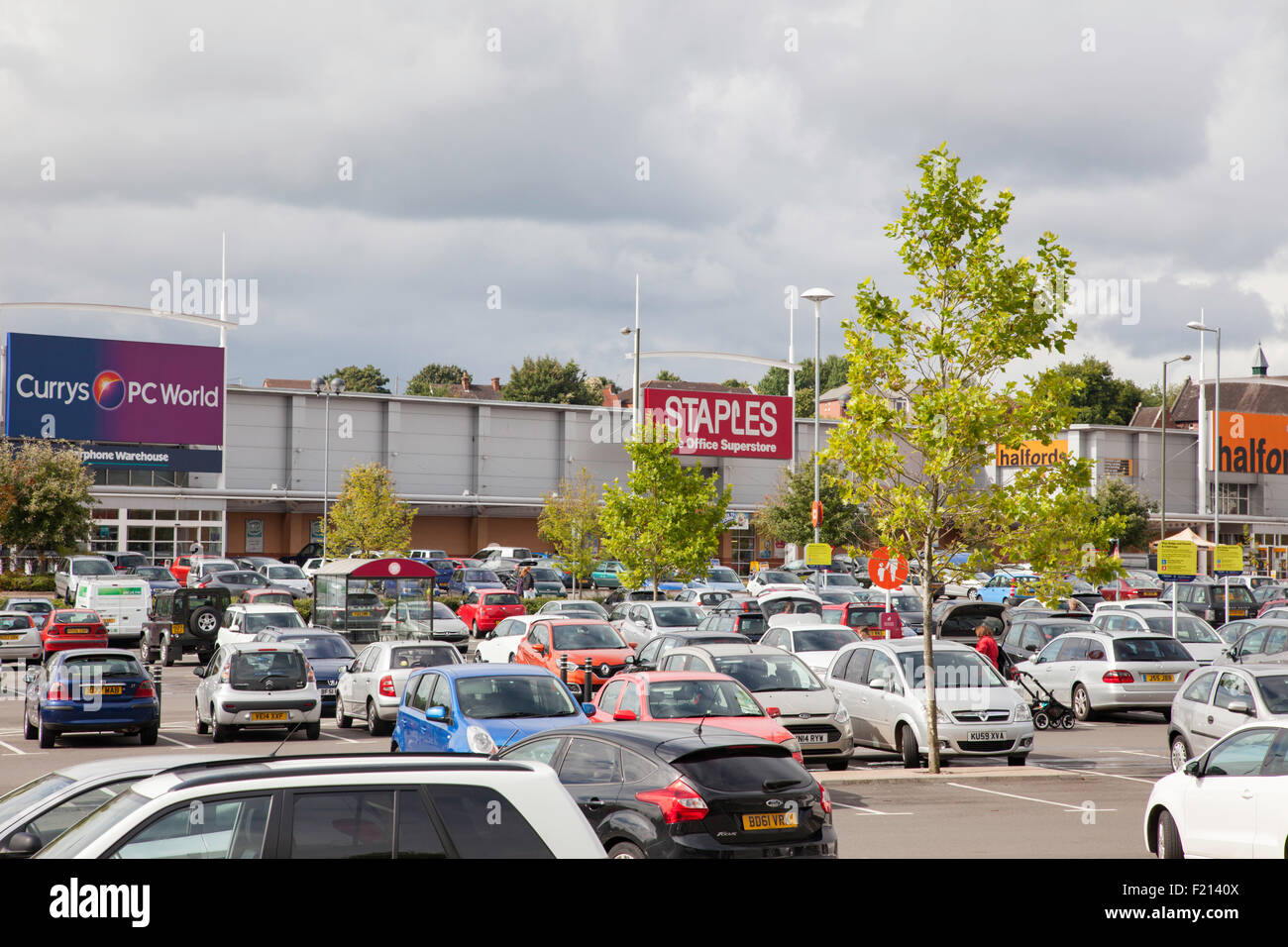 Uk retail parks hi-res stock photography and images - Alamy
