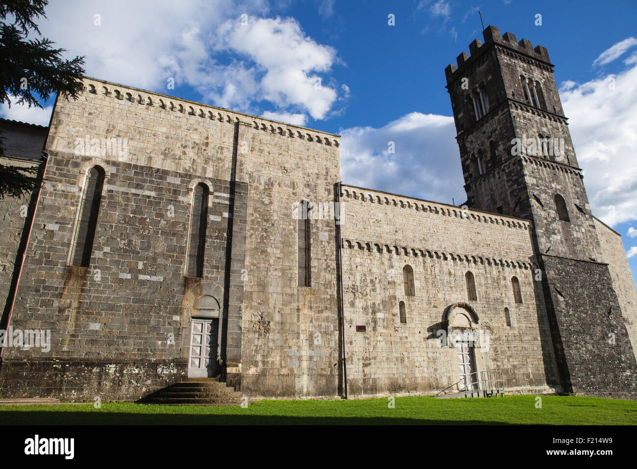 Cathedral of barga hi-res stock photography and images - Alamy