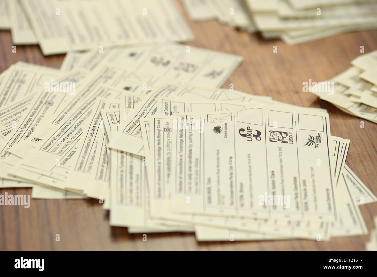 Counting of ballot papers hi-res stock photography and images - Alamy