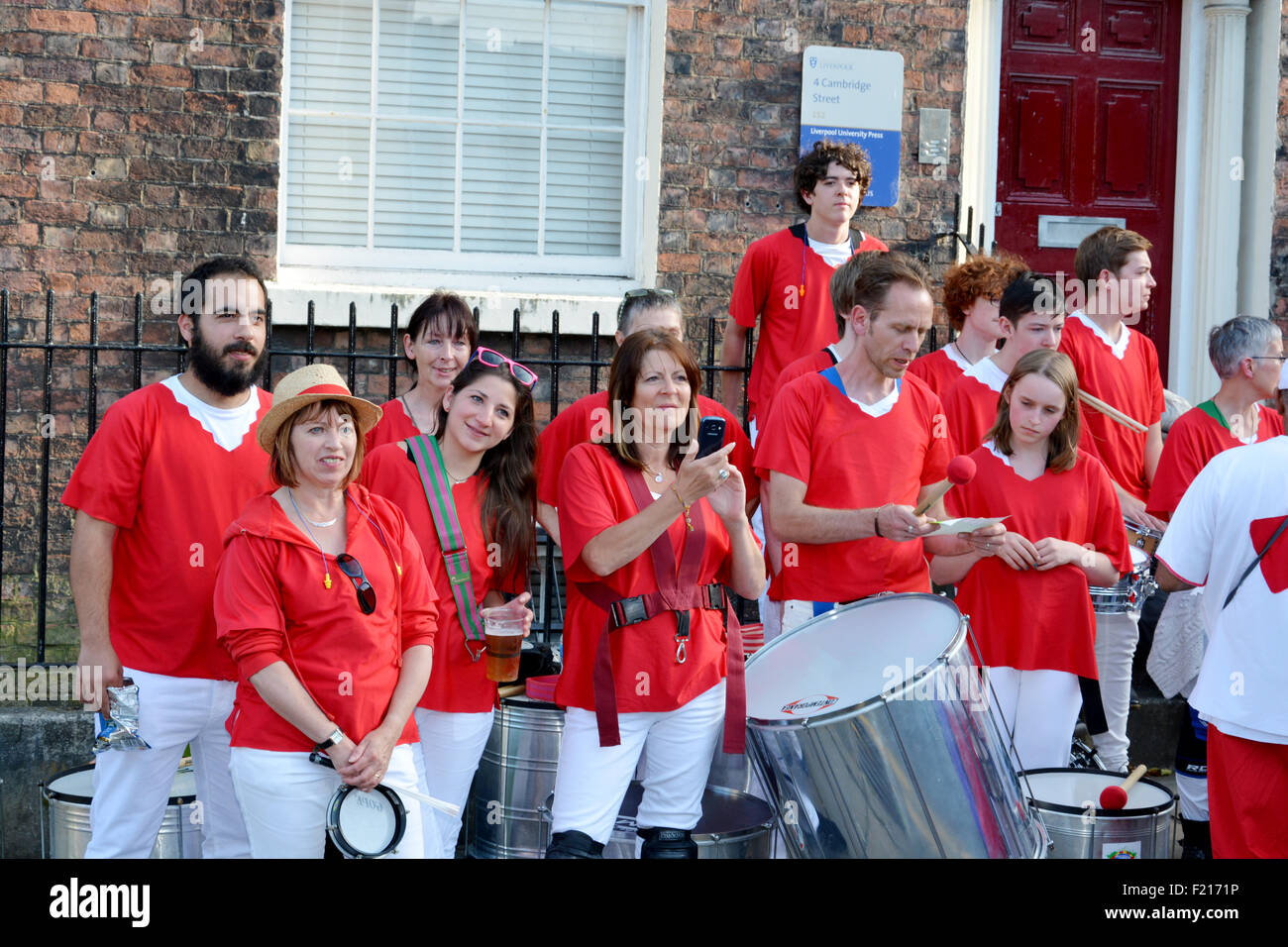 Girls in samba colors hi-res stock photography and images - Alamy