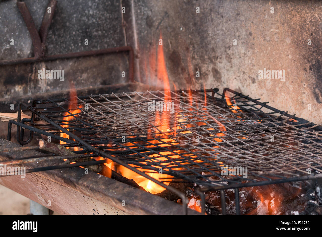 grill over hot coals Stock Photo - Alamy