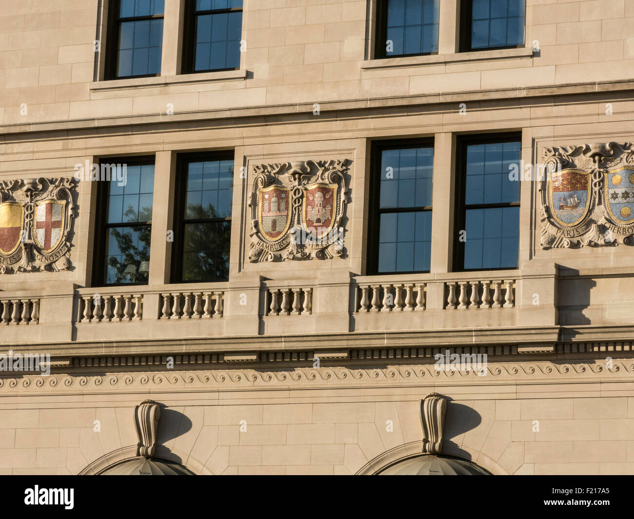 Architectural Detail on One Broadway, NYC Stock Photo - Alamy