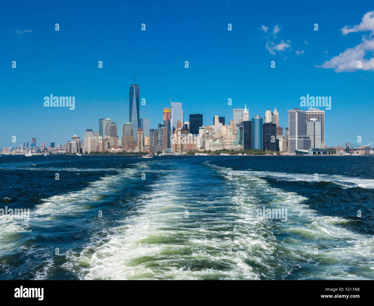 With manhattan skyline hi-res stock photography and images - Alamy