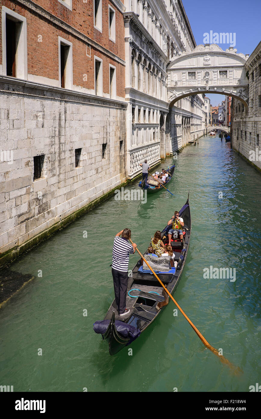 Gondola shapes hi-res stock photography and images - Alamy