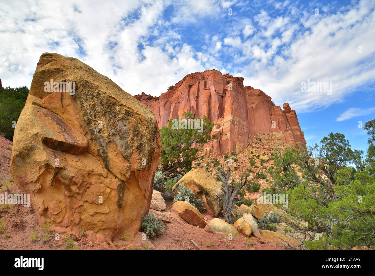 Canyon walls along Burr Trail Road (Boulder Notom Road) in Grand ...