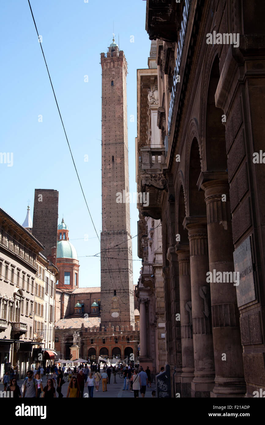 Due Torri Bologna High Resolution Stock Photography and Images - Alamy