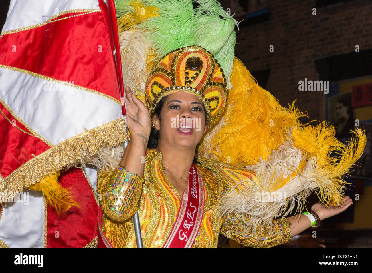 Girls in samba colors hi-res stock photography and images - Alamy