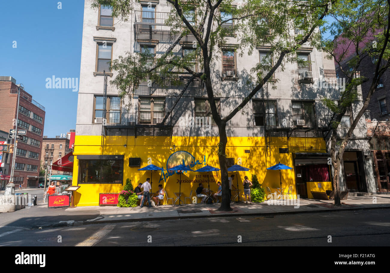 Hell's kitchen new york restaurant hi-res stock photography and images ...