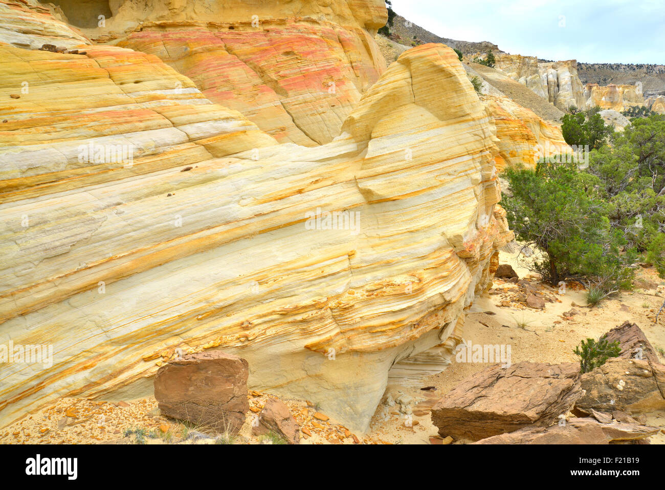 Colorful sandstone formations along Scenic Highway 12 in Grand ...