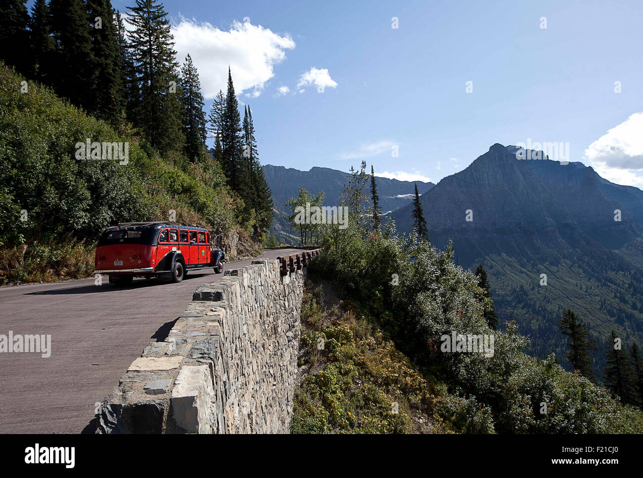 Glacier national park tour buses hi-res stock photography and images ...