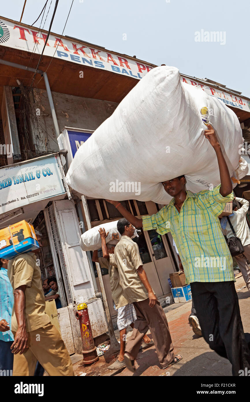 Man carrying sack on head hi-res stock photography and images - Alamy