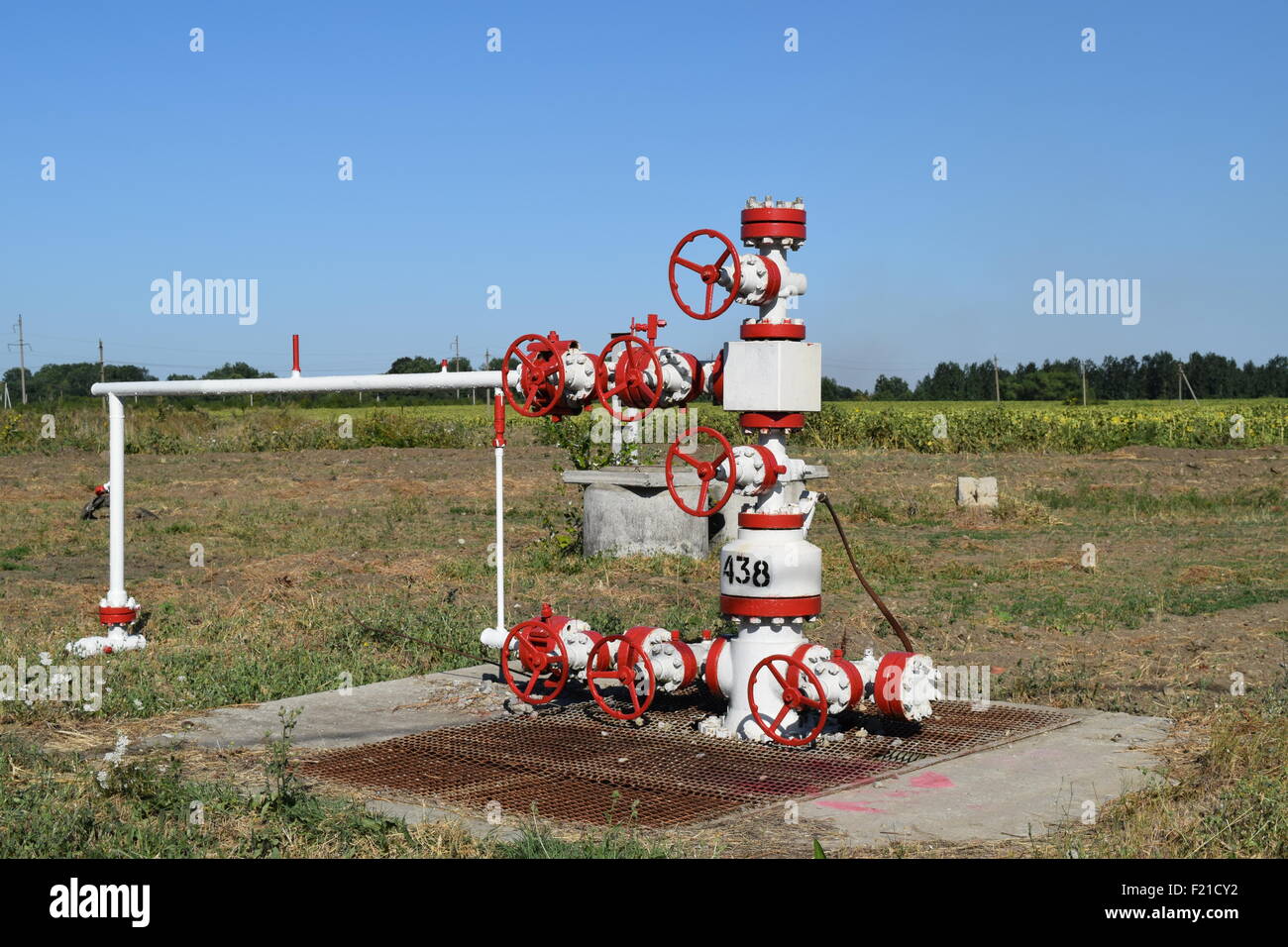 Oil well. The equipment and technologies on oil fields Stock Photo - Alamy