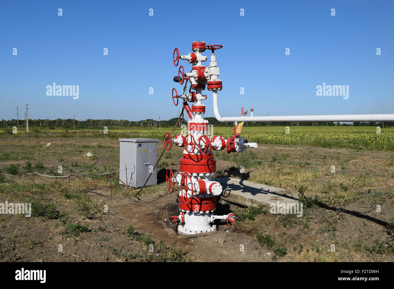 Oil well. The equipment and technologies on oil fields Stock Photo - Alamy
