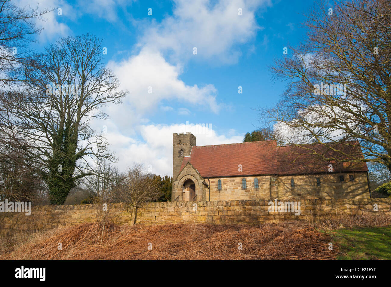 English countryside church hi-res stock photography and images - Alamy