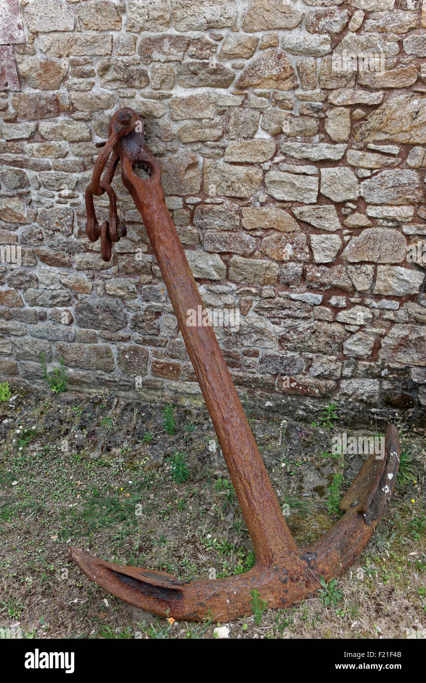 Large ship anchor hi-res stock photography and images - Alamy