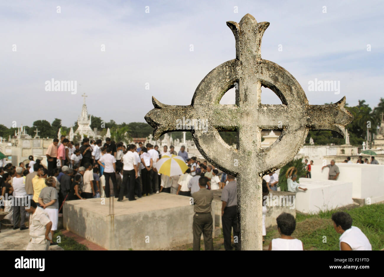 a funeral in progress Stock Photo - Alamy