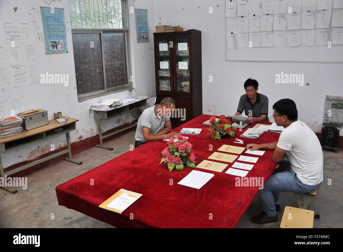 Graduated table hi-res stock photography and images - Alamy