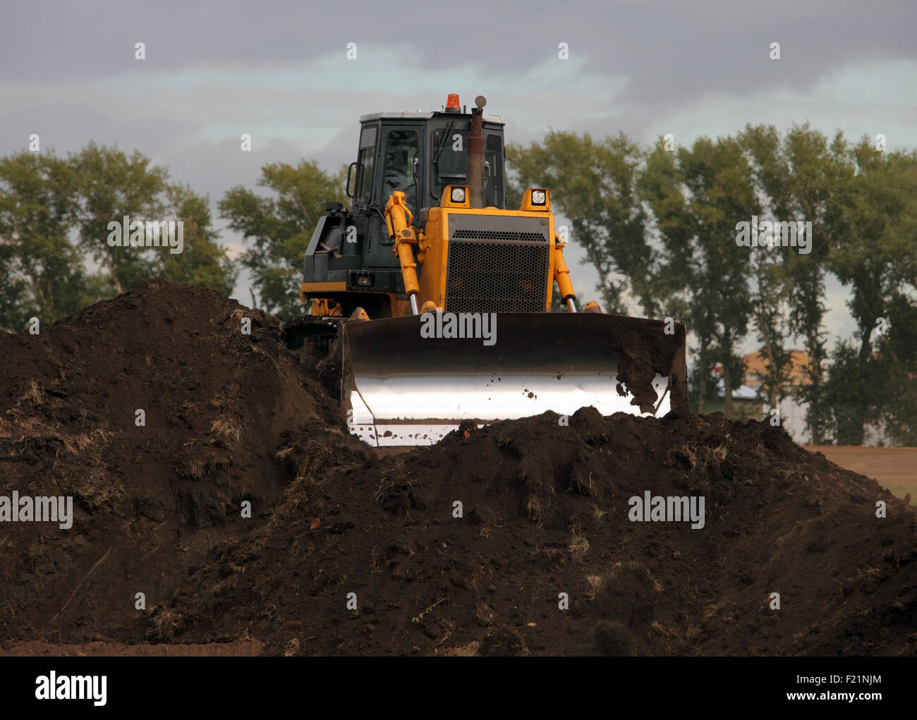 Bulldozer clearing land hi-res stock photography and images - Alamy
