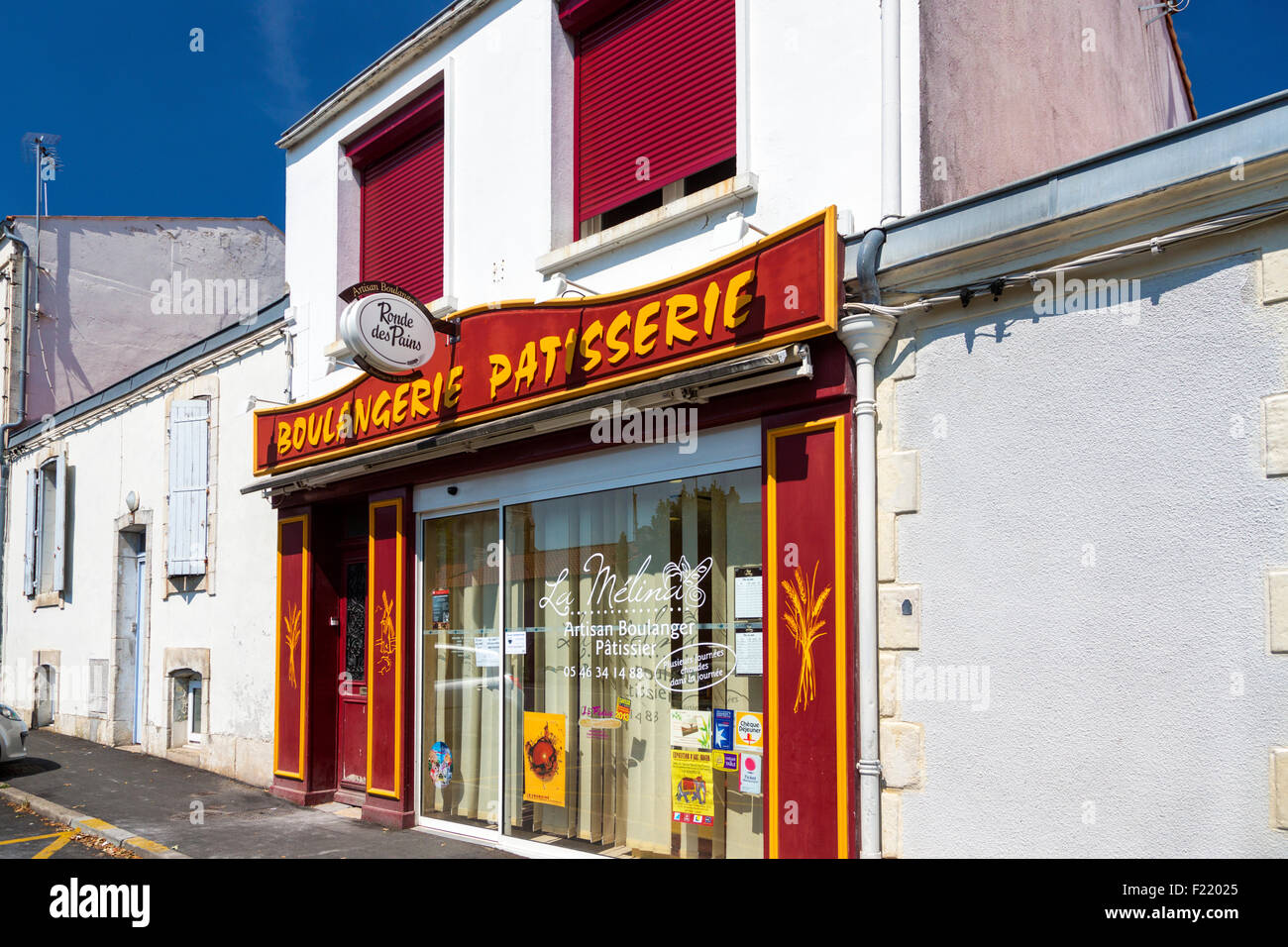 Bakery window france hi-res stock photography and images - Alamy