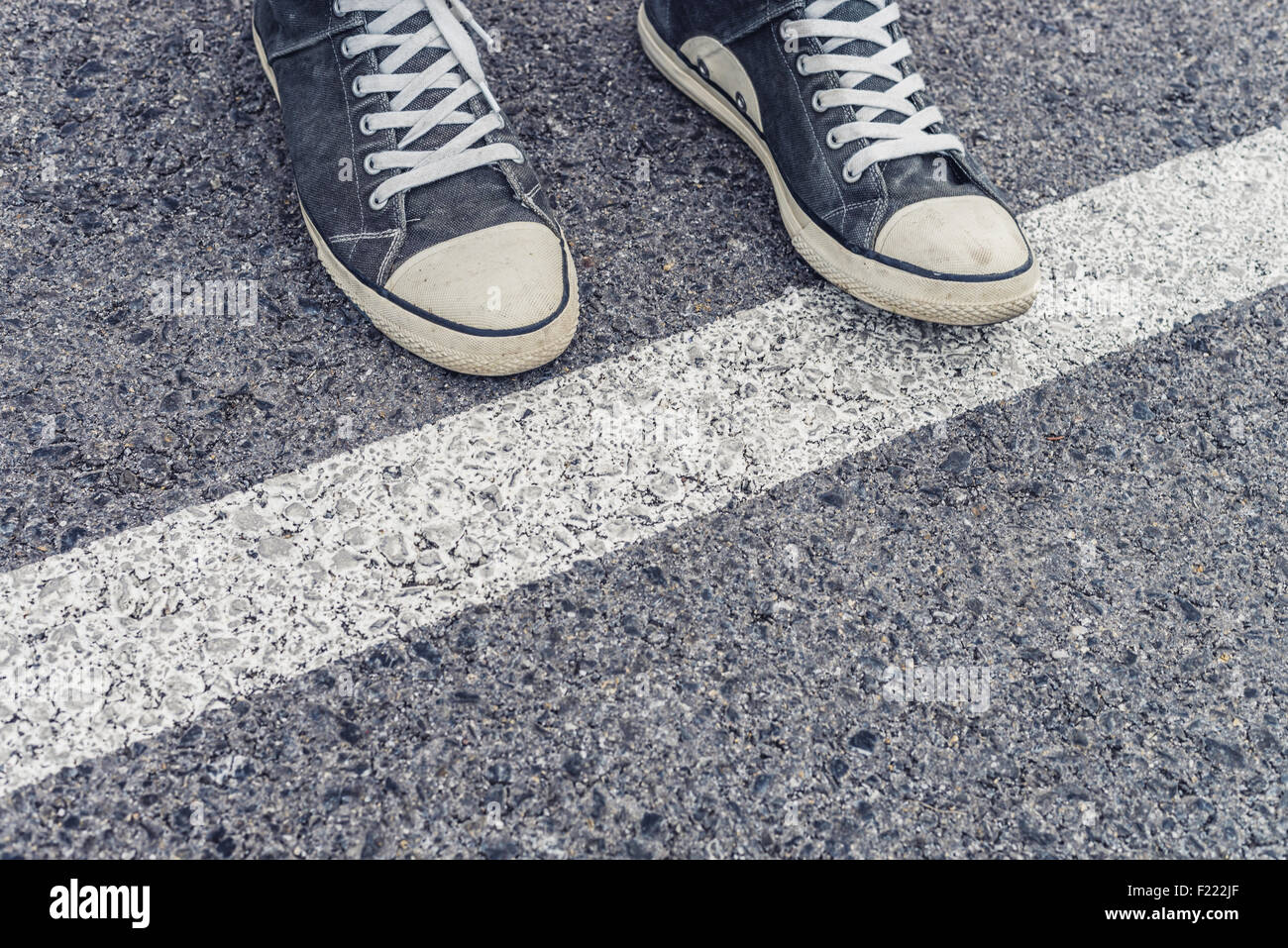 Border line hi-res stock photography and images - Alamy