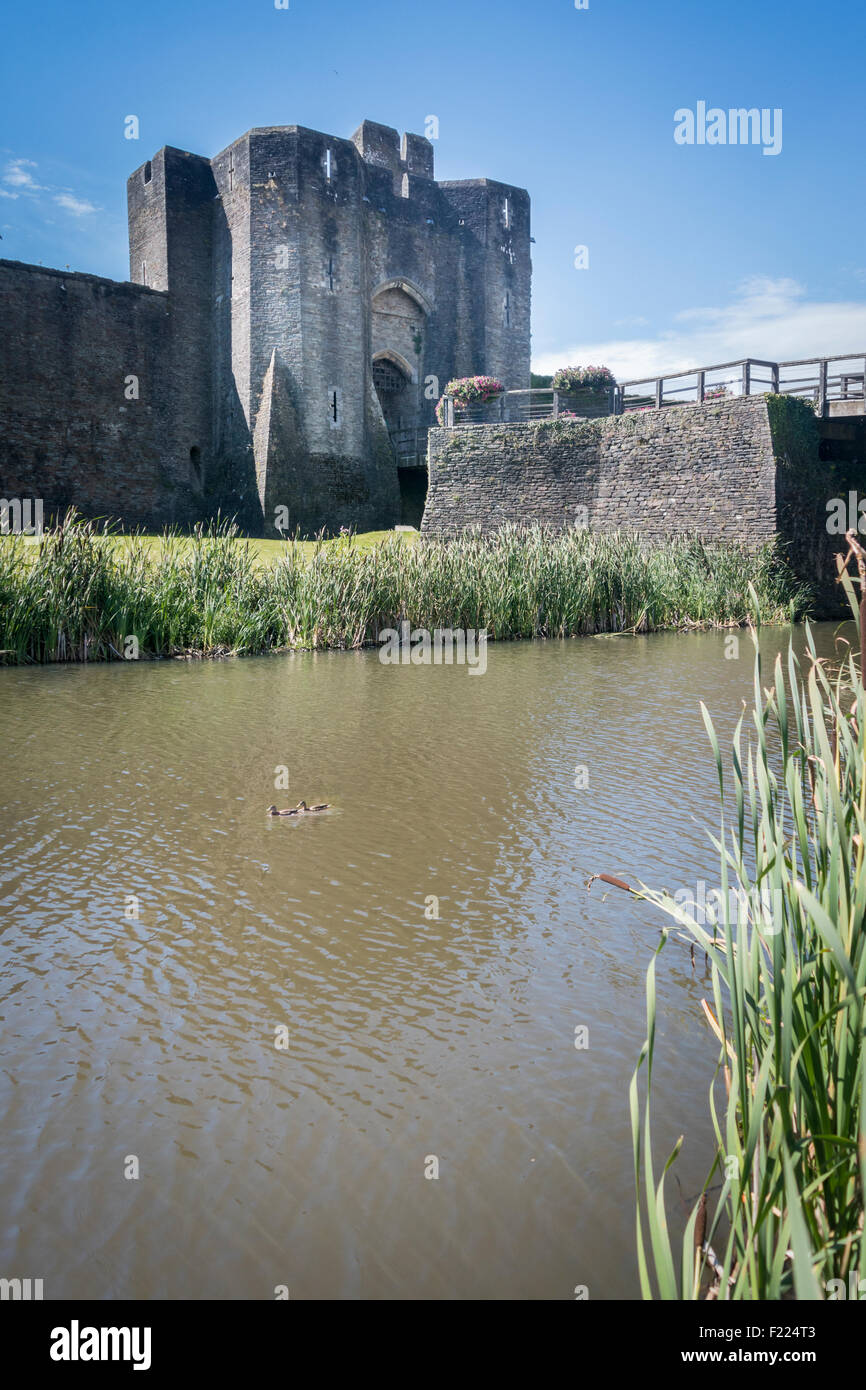 Caerphilly castle gatehouse hi-res stock photography and images - Alamy