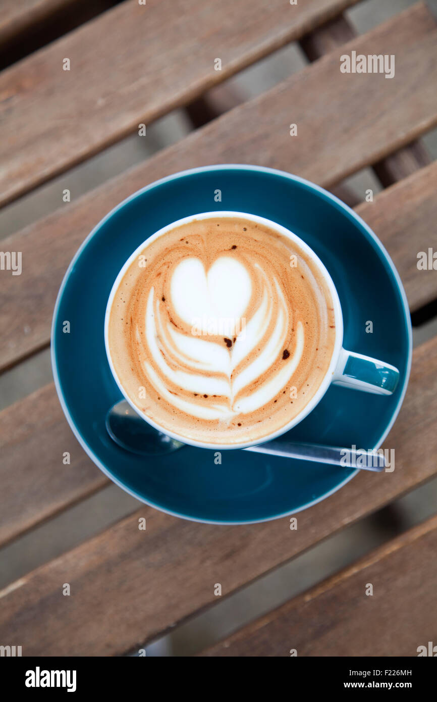Latte art heart pattern hi-res stock photography and images - Alamy