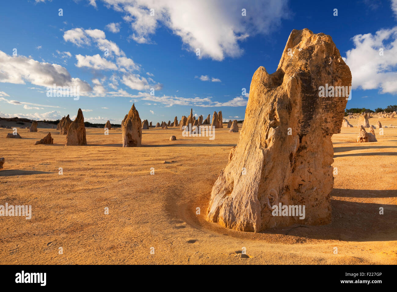 Pinnacles desert rock formation hi-res stock photography and images - Alamy