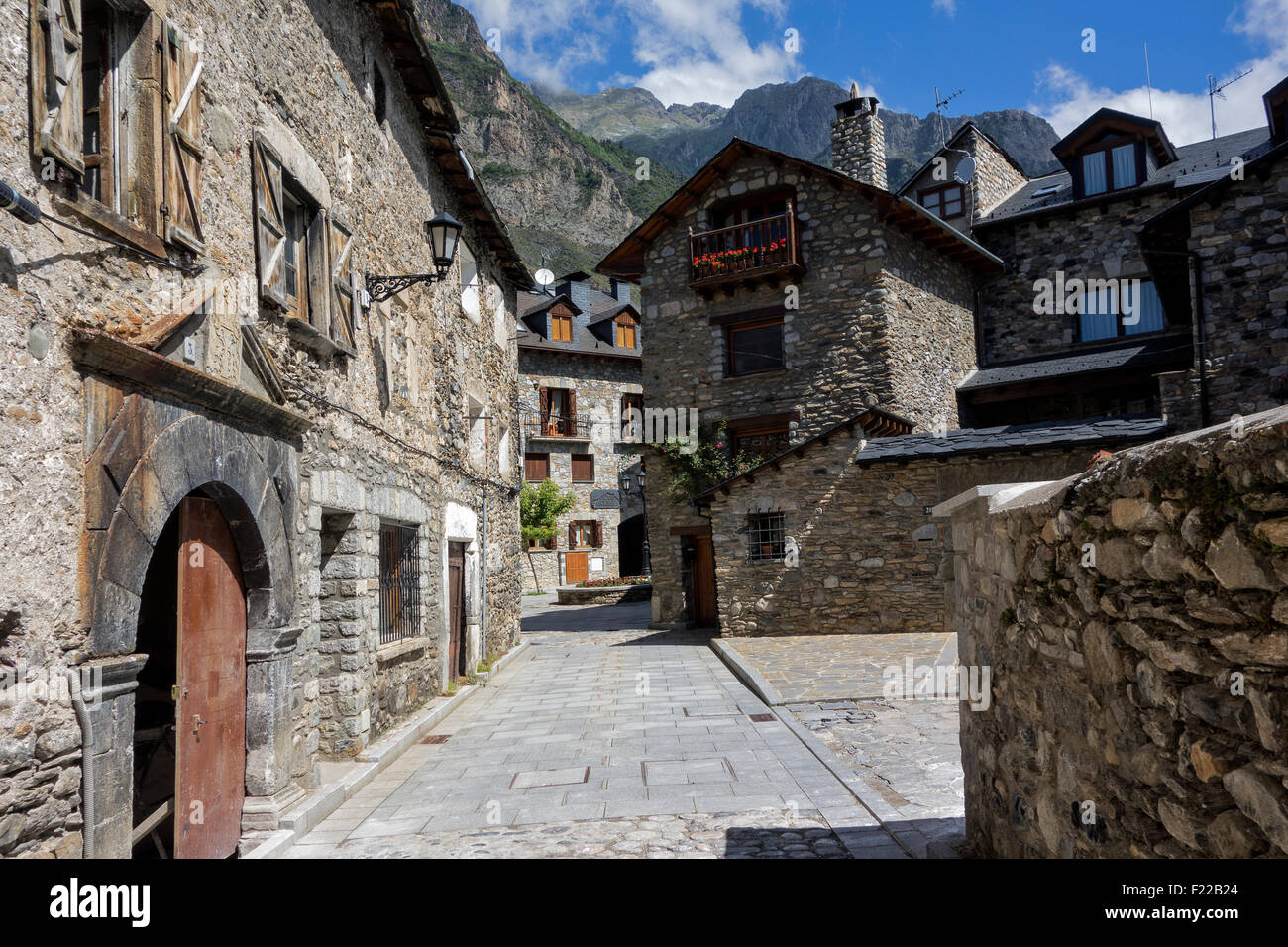 Benasque spain hi-res stock photography and images - Alamy