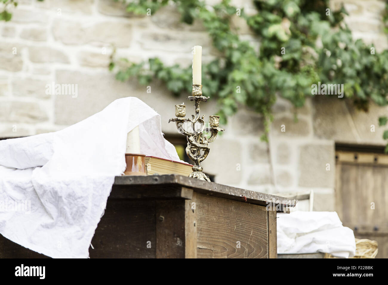 Book burning bronze hi-res stock photography and images - Alamy