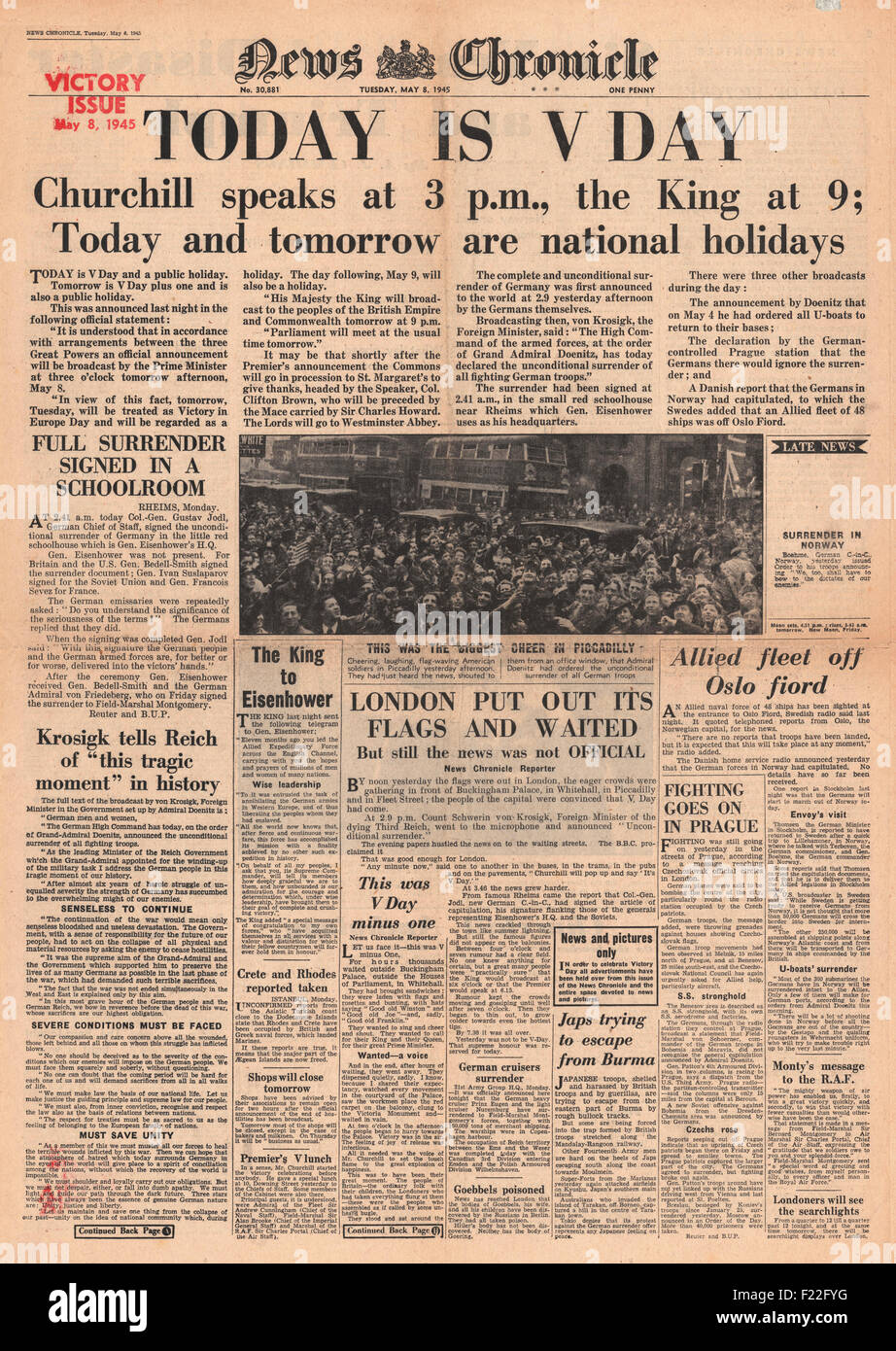 1945 News Chronicle front page reporting VE Day Stock Photo - Alamy