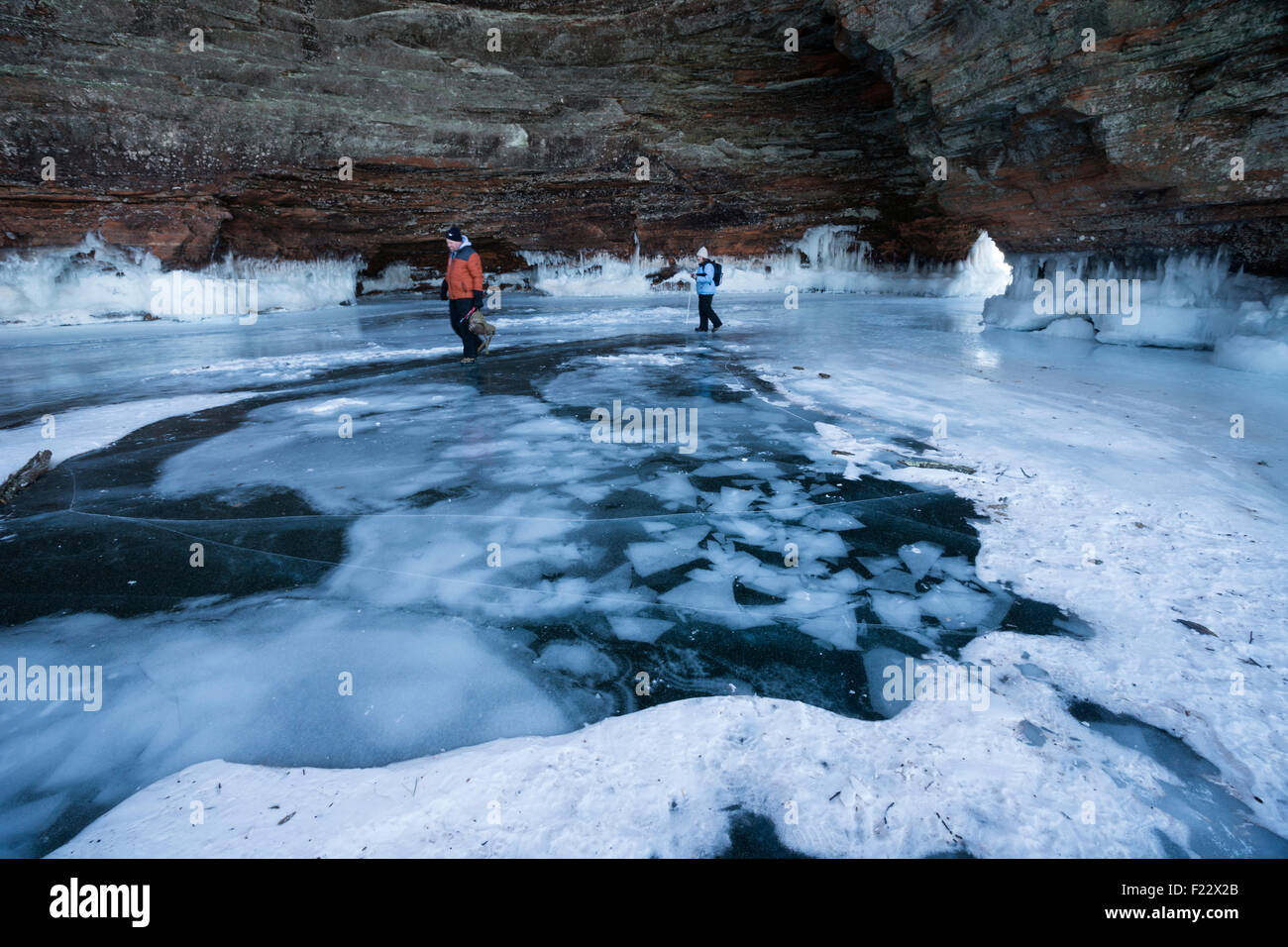 Apostle island and cave and frozen hi-res stock photography and images - Alamy