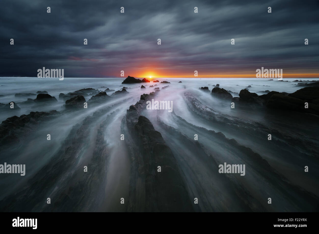 Flysch rocks in barrika beach hi-res stock photography and images - Alamy
