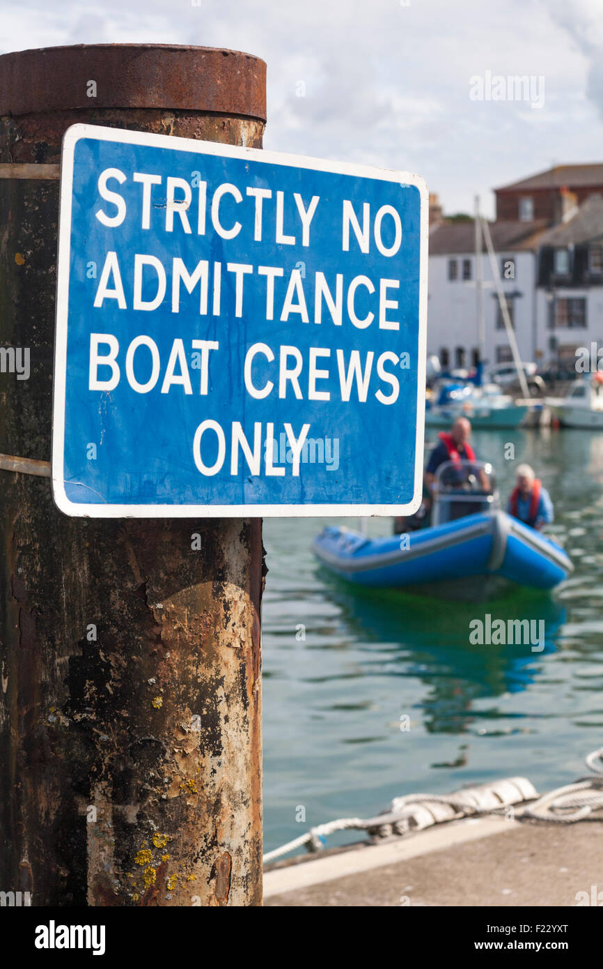 No admittance crew only sign hi-res stock photography and images - Alamy