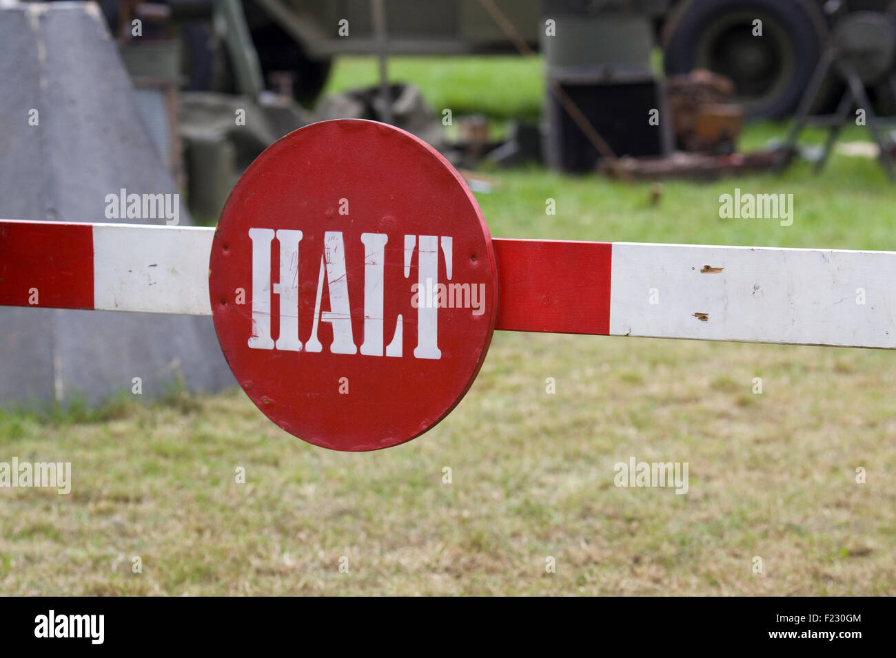 Halt movement hi-res stock photography and images - Alamy