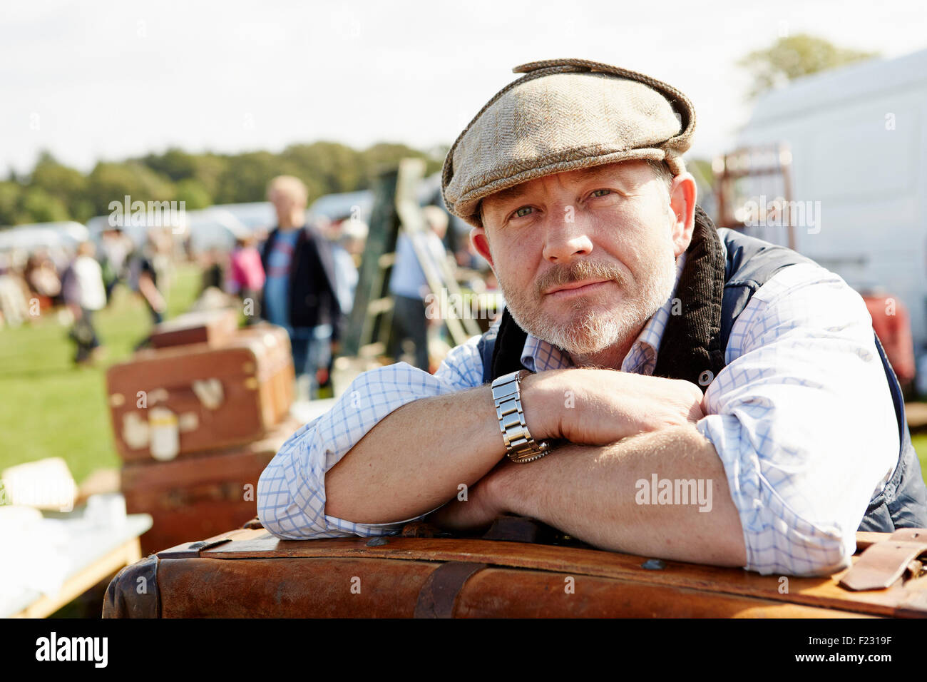 Wearing a flat cap hi-res stock photography and images - Alamy