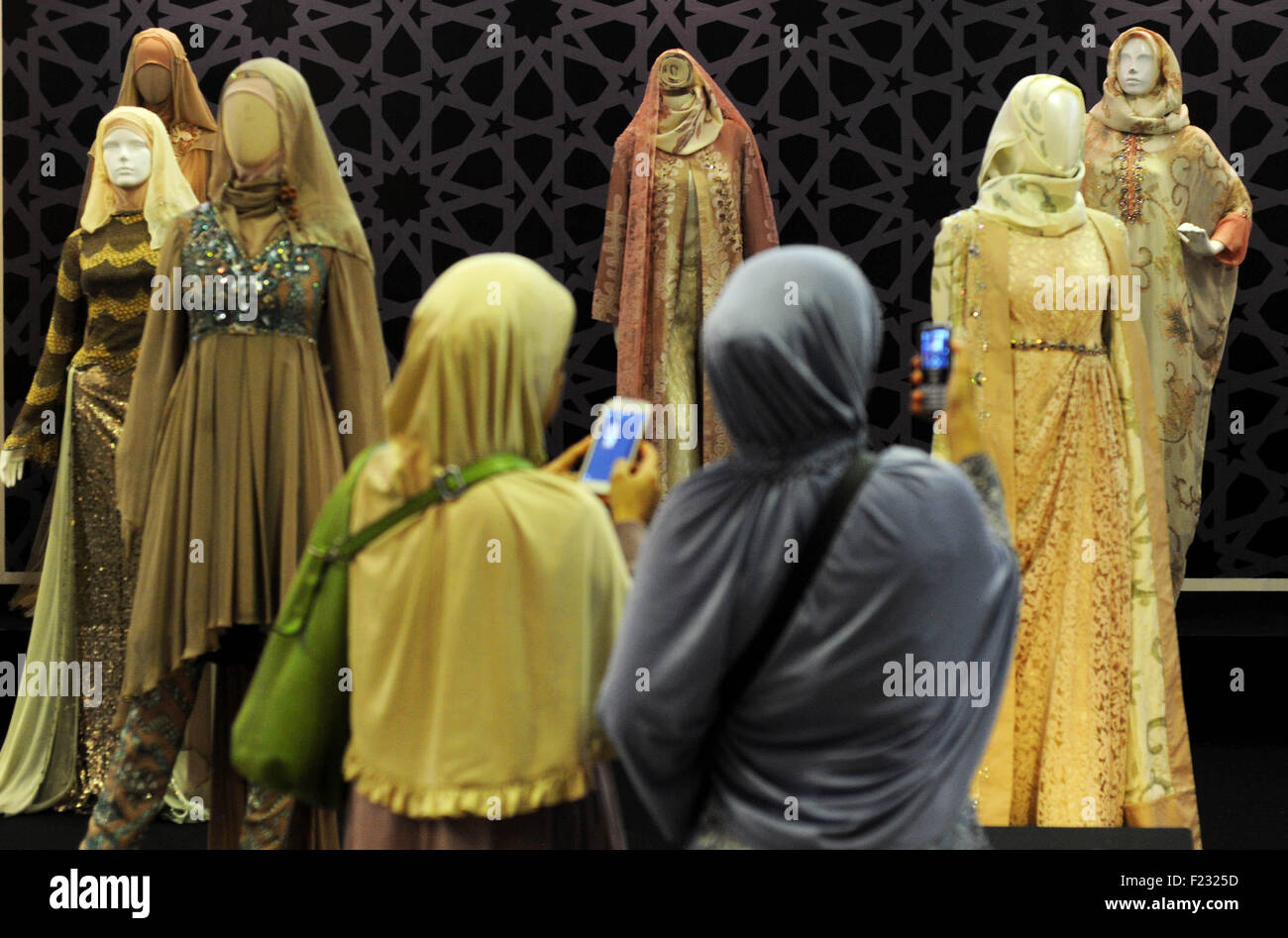 Jakarta, Indonesia. 10th Sep, 2015. Costumers visit the International ...