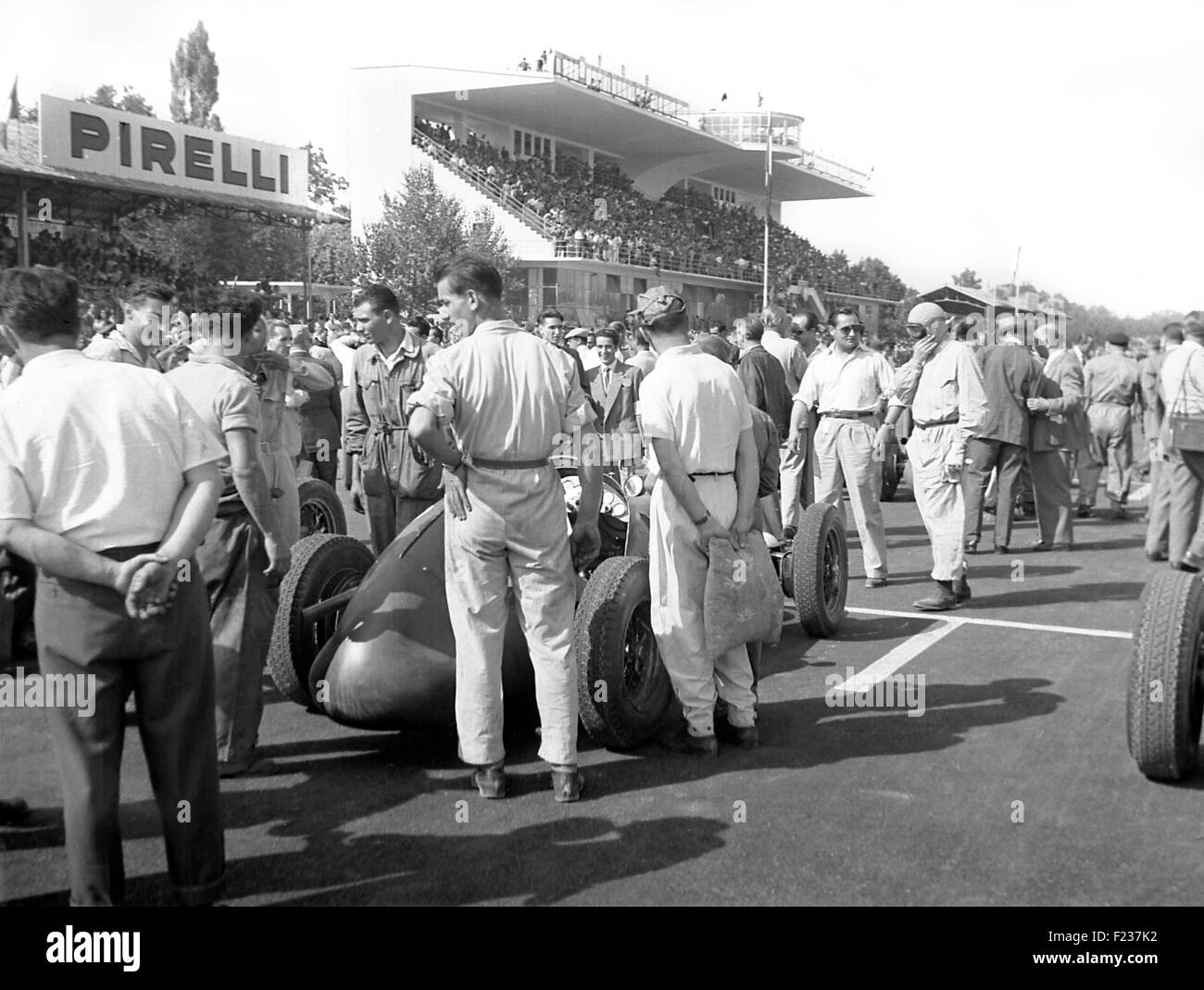 The grid at the start of the Italian GP at Monza 1949 Stock Photo - Alamy