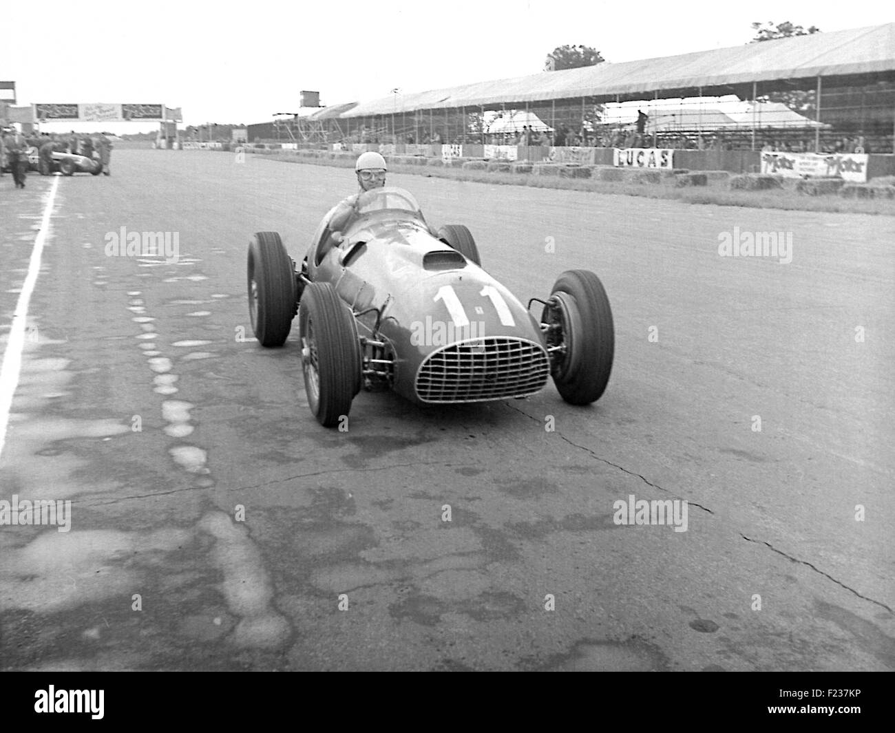 Alberto Ascari in a Ferrari 375 at the British GP at Silverstone 1951 ...