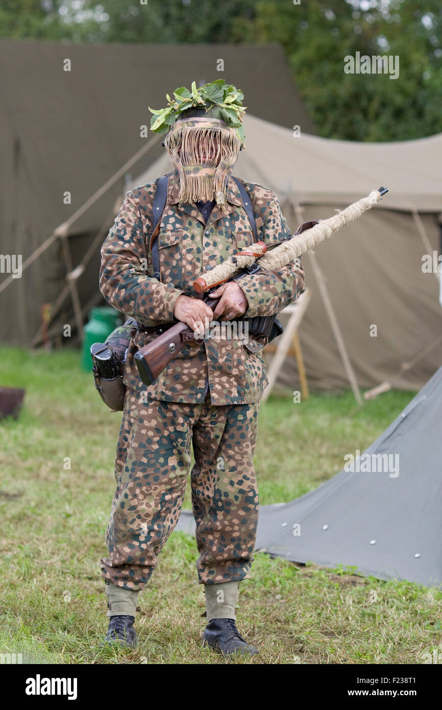 soldier dressed in Camouflage Stock Photo - Alamy