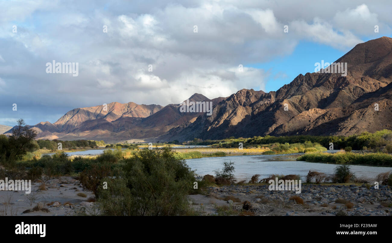 Richtersveld mountains and Orange River from Route C13, Namibia Stock ...