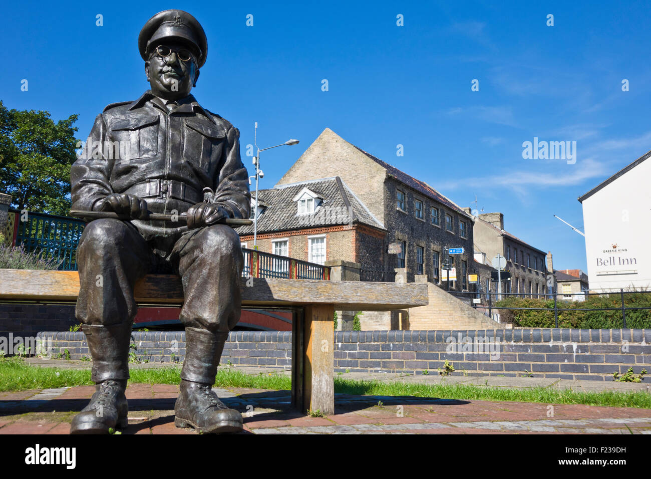 Thetford captain mainwaring statue hi-res stock photography and images ...