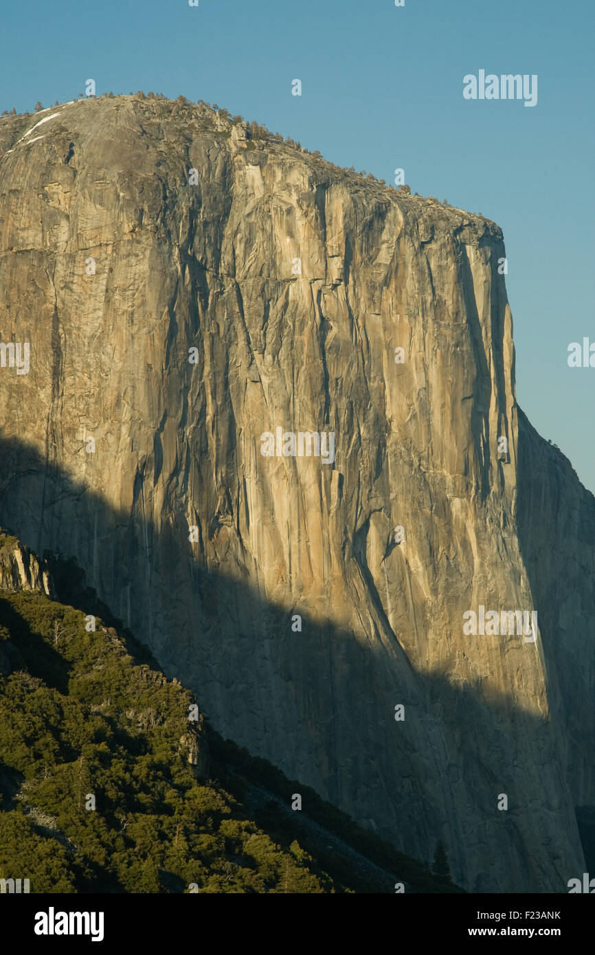 El capitan is vertical rock formation in yosemite national park hi-res ...