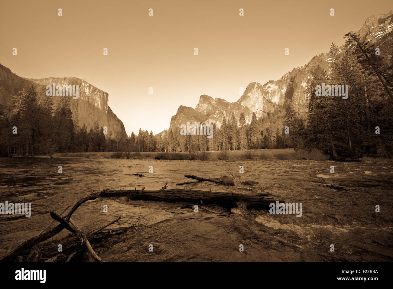 Yosemite falls at dawn hi-res stock photography and images - Alamy