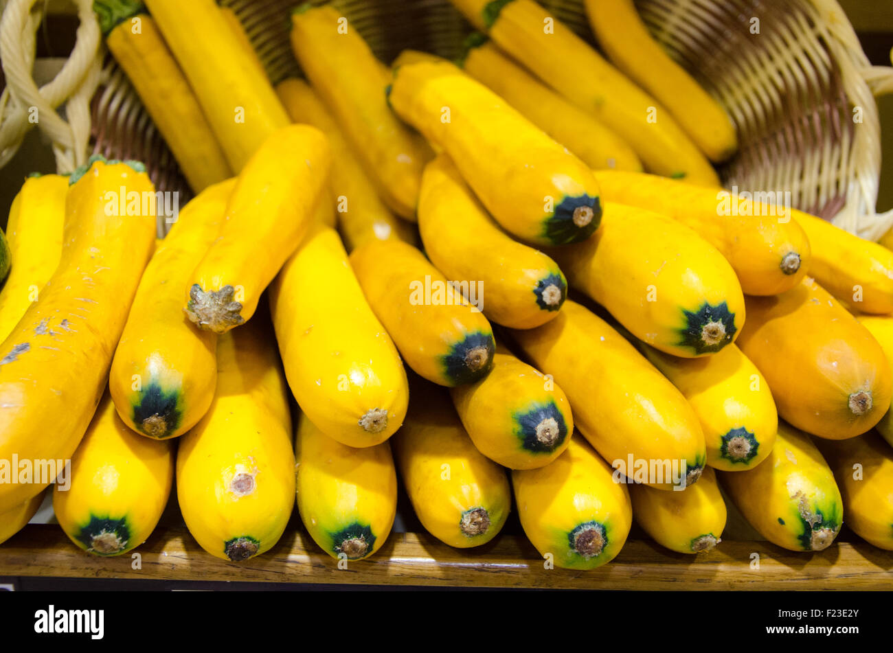 Courgette zucchini vegetable yellow hi-res stock photography and images ...